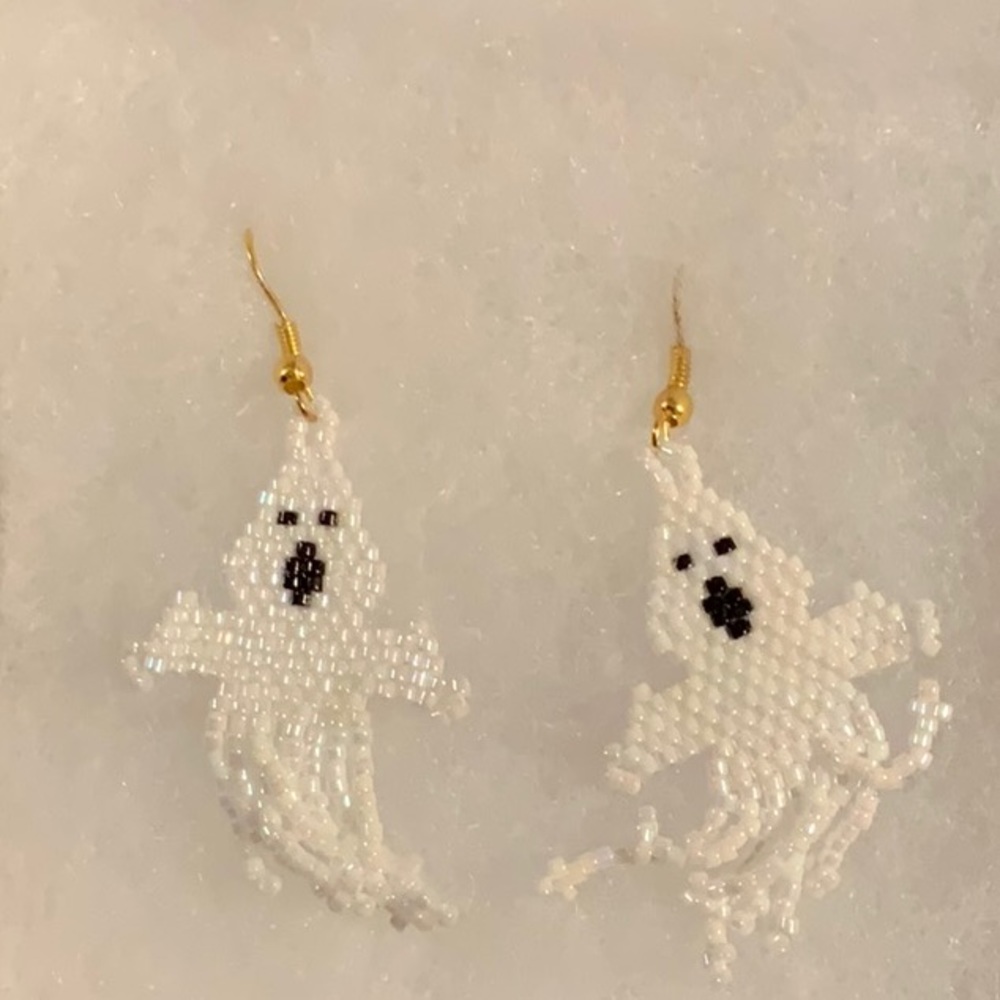Master Beader Made These Gold-Tone Fish Hook & White … - Gem